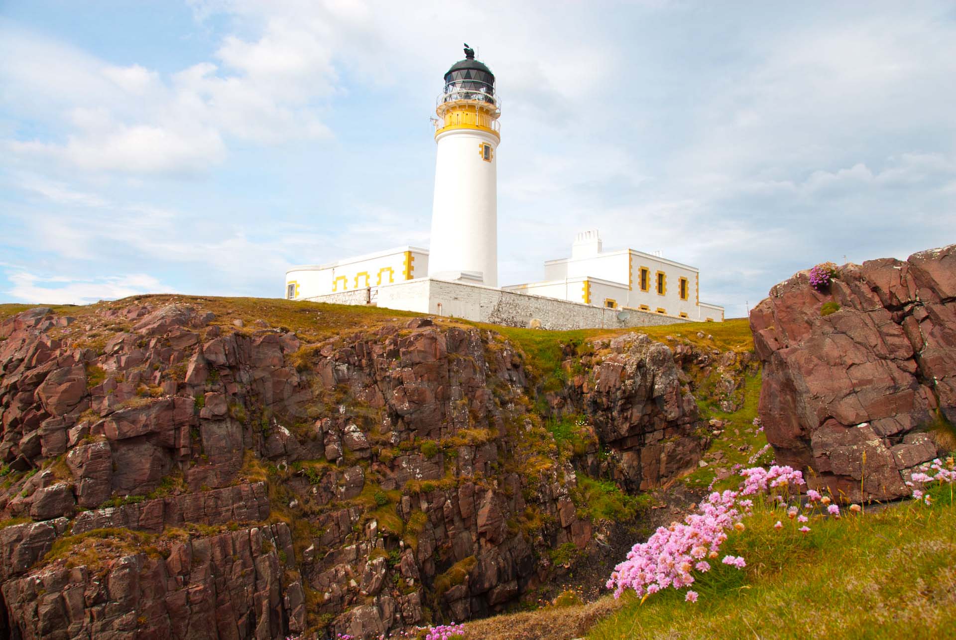 Unusual accommodation at Rua Reidh Lighthouse Melvaig • EnezGreen